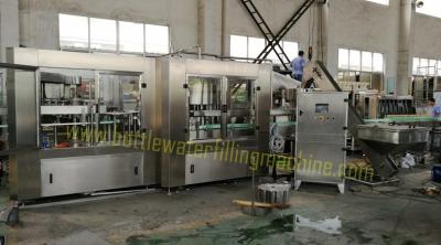 Cina Imbottigliatrice automatica dell'acqua di Rinser della capsulatrice rotatoria del riempitore 18000bph in vendita