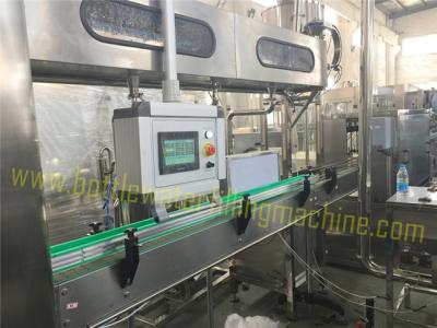 Cina Pet la macchina in bottiglia di riempimento a caldo automatica per la pianta succo d'arancia/di Apple in vendita