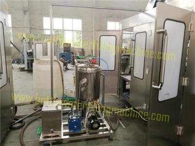 Cina Bibite della bottiglia di vetro di capacità 6000B/H/riempitore e capsulatrice non-gassati Monoblock del succo in vendita