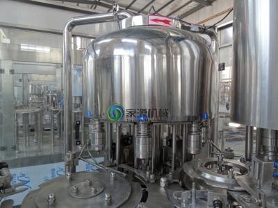 Cina L'imbottigliatrice acqua/del succo SS304 per 500 ml ha carbonatato il barilotto della bevanda in vendita