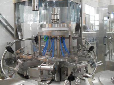 Cina Linea di riempimento macchina dell'acqua in bottiglia automatica di rifornimento della bevanda dell'ANIMALE DOMESTICO di 500ml in vendita