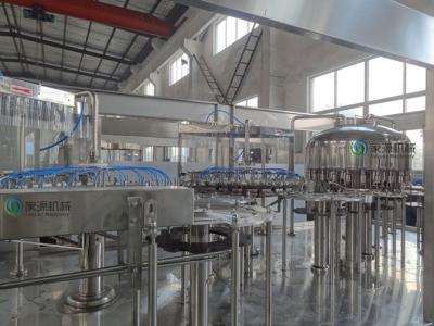 China Máquina de embotellado automática llena en venta