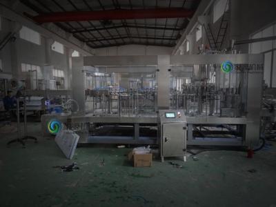 Cina 4 in 1 macchina gassata del riempitore della bevanda, attrezzatura di riempimento dell'acqua in vendita