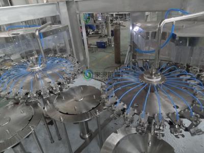 Cina 4 in 1 macchina gassata del riempitore della bevanda, attrezzatura di riempimento dell'acqua in vendita