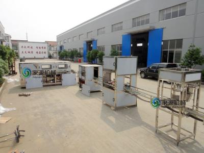 Cina Macchina di rifornimento lineare dell'acqua da 5 galloni, sistema di riempimento dell'acqua 900bph in vendita