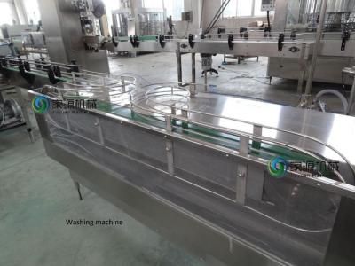 中国 飲料の満ちるライン、2000Cans/hr の熱いジュースの缶詰になる機械 販売のため