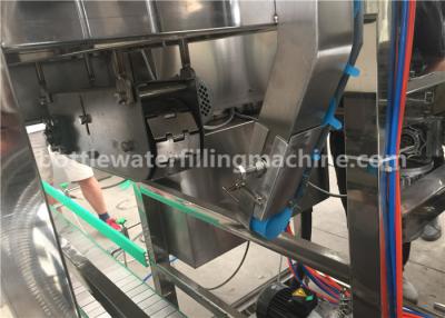 Cina La macchina di rifornimento del barattolo dell'acqua da 19 litri, completa la linea di imbottigliamento dell'acqua da 5 galloni in vendita