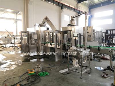 Cina Macchina di rifornimento gassosa automatica della bevanda, imbottigliatrice condita del succo della bevanda di energia in vendita