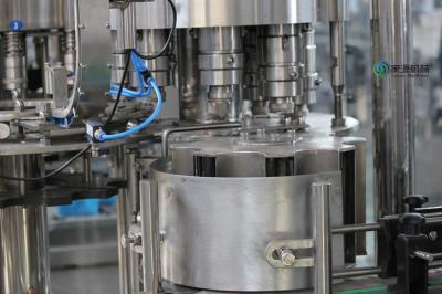 Cina Acciaio minerale e puro automatico 5500kg di Staniless dell'imbottigliatrice dell'acqua in vendita