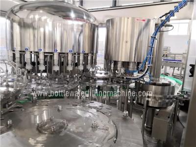 Cina Imbottigliatrice automatica dell'acqua potabile 3 in 1 attrezzatura imbottigliante di Monoblock in vendita