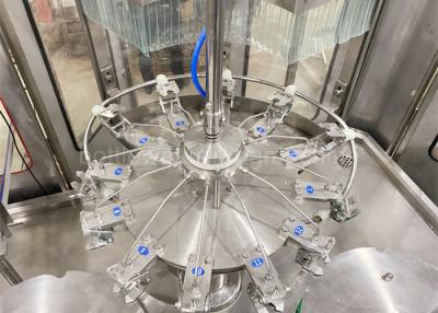 Cina 4.03KW Juice Bottling Equipment, mango Juice Bottle Filling Packaging Machine della polpa in vendita