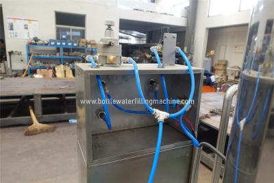 Cina 25cl Mini Capacity Can Filling Machine che risciacqua funzione di sigillamento del materiale da otturazione in vendita