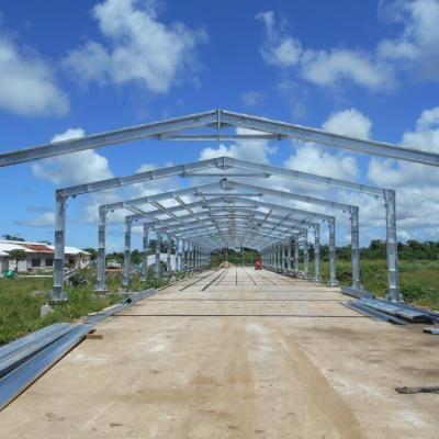 中国 Eco Friendly Steel Workshop Structure With Angle Steel Knee Brace 販売のため