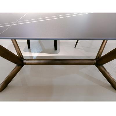 Cina Tavolo grande personalizzato da pranzo in ardesia nera con base moderna in marmo, bronzo e acciaio inossidabile 1.8 in vendita