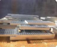 China Hot Dip Galvanized Steel Grating Q235 Carbon Steel Platform 25x5mm for sale