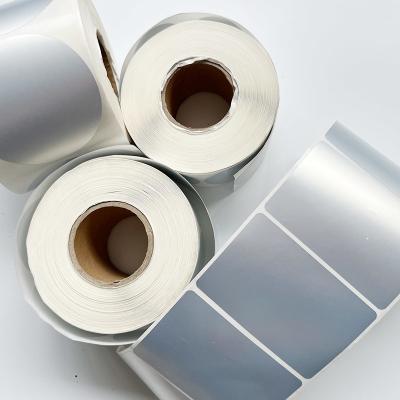 Cina Rotolo in bianco dell'etichetta del PVC del codice a barre del poliestere adesivo impermeabile degli autoadesivi per il trasferimento termico stampato in vendita
