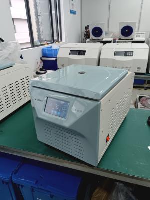 China Compacte bloedcentrifuge met lage snelheid met een capaciteit van 400 ml en koelfunctie Te koop