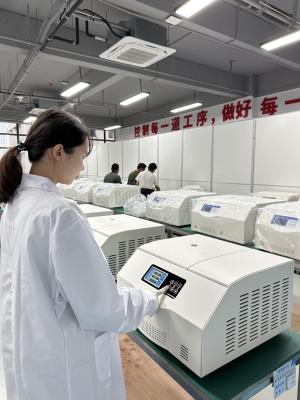 Cina Compact and Powerful Laboratory Centrifuge Max 16500RPM with Advanced Cooling Technology and PCR Rotor Support in vendita