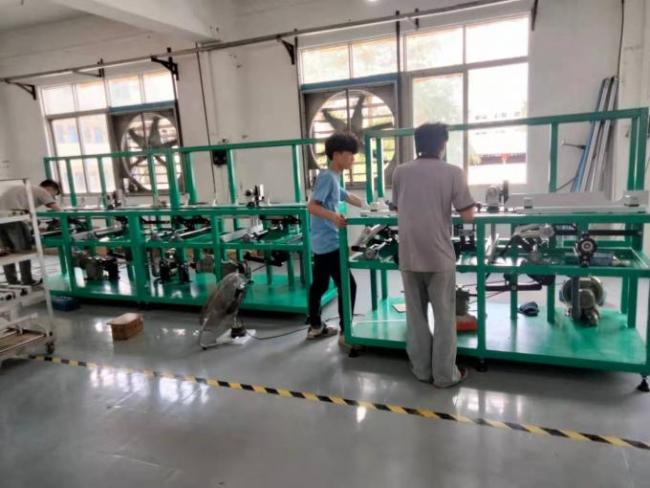 380V 2.2kw Semi Automatic Screen Printing Machine For Making Stencil 1