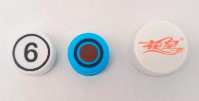 중국 1-4 컬러 2400 PC / Min 플라스틱 병 캡 자동 UV 오프셋 인쇄 기계 판매용