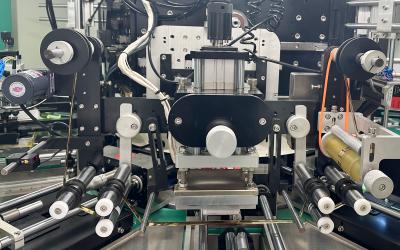 Cina Macchina automatica per stampa UV su tubi morbidi a 8 colori, 80 pezzi/min in vendita