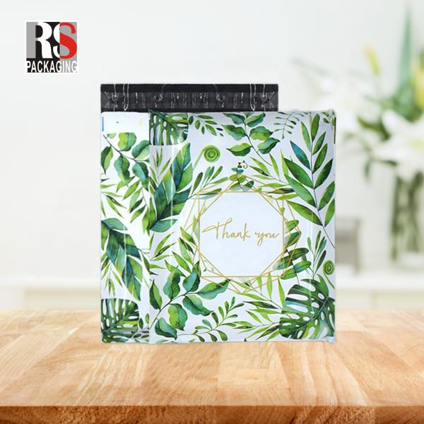 Quality Waterproof Poly Bags With Adhesive Strip Poly Mailer Bags For Clothing Shipping for sale