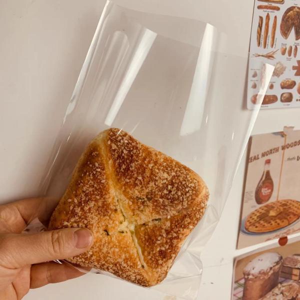 Quality Moisture Free Plastic Clear Bopp Bags For Bread Preservation And Storage for sale
