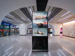 Floor Standing Digital Signage White 4K Indoor Vertical Totem LCD Advertising Player