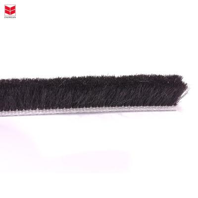 China CLJ Embalagem laminada Anti-Collision Wool Pile Sealing Strip Não impermeável Aplicável a portas e janelas comuns à venda