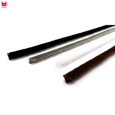 China CLJ Black Weatherstrip Mohair Strip para resistência ao pó resistência a insetos resistência ao som Função 3-25mm altura da pilha e 3-50mm largura à venda