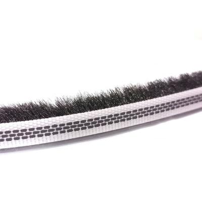 Cina Moderno stile di design CLJ Fined resistente al vento resistente alla polvere Mohair spazzola con plastico Weatherstripping e 3-25mm altezza pila in vendita