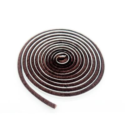 Cina Fenestra di alluminio Mohair Weatherstrip Pile Weather Strip per appartamento di design moderno e sigillo della finestra in vendita