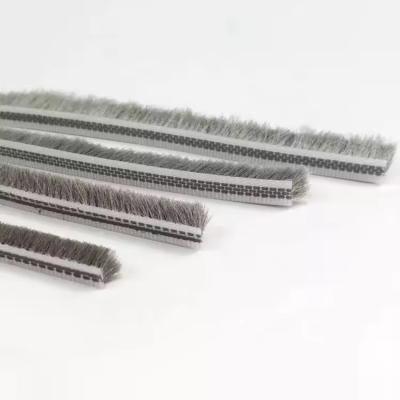 Cina Striscia di tenuta in alluminio per accessori per finestre in NERO/GRIAU/MARONO/BANCO/ALTRO Altezza di pila 3-25 mm Larghezza 3-50 mm in vendita
