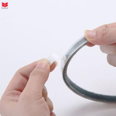 Cina Porte in alluminio e accessori per finestre in lana, pentola a strisce per la tenuta delle finestre con certificato ISO9001 2008 in vendita