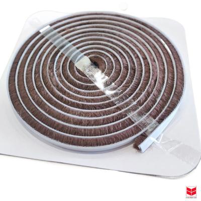 Cina 6.8 * 5 / 6 / 7 / 8 Pelle di spazzola Strip di sigillo per porte e finestre Design moderno altezza pila 3-25mm larghezza 3-50mm in vendita