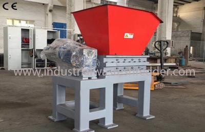 Cina Piccola macchina di plastica della trinciatrice dell'asse doppia, economia di spazio di plastica della macchina della trinciatrice della bottiglia in vendita