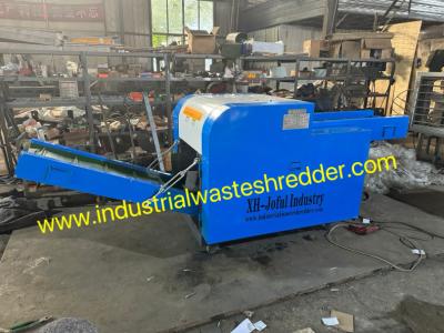 China 800C Kleinmaschine zum Schneiden von Kunststofffolien 7.5KW Schneidmotor Farbe Logo Individuelles, bewegliches PP-Garnschneidegerät mit Schärfer, Maschine zum Zerkleinern von Filmrollen für Haustiere for sale