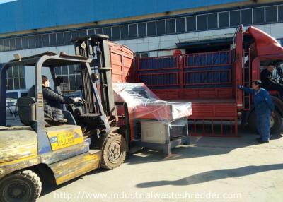 중국 PP/SMS/SMMS/폴리프로필렌/폴리에스테 작은 직물 슈레더는 칼을 뒤틀었습니다 판매용