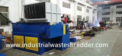 Cina XR1300 muoiono motore di plastica 75KW di lunghezza 1350mm della trinciatrice dei grumi dei materiali in vendita