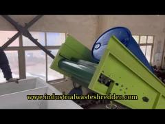 Triturador de barris de plástico de alta eficiência, triturador de barril de duplo eixo de tambor IBC de 200L de HDPE com CE, triturador de tambor de plástico de galão 1000kg por hora, triturador pré-triturador de tambor de plástico químico