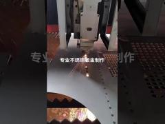 304 스테인리스 스틸 피자 플래닛 로봇은 피자를 부엌에서 손님 테이블로 운송할 수 있도록 만들어졌습니다.