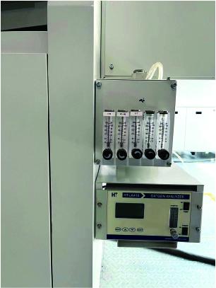 Oxygen separator for monitoring remaining oxygen