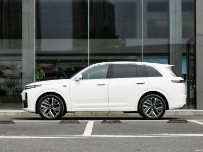 Cina L7 2023 Ideal Electric Car Air Extended Range Vernice Bianca Perla SUV medio grande in vendita