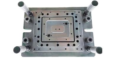 Cina DC04  Stampaggio metalli attrezzature di stampaggio Attrezzi personalizzati per stampaggio metalli per deflettore forno a microonde in vendita