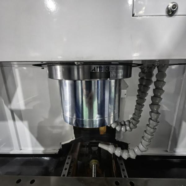 Quality VMC 955 3 Axis CNC Vertical Machining Center CNC Lathe Milling Machine Automatic for sale