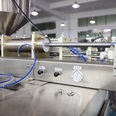 China Water Pouch Horizontal Flow Packing Machine 20-30bag/min For Food for sale