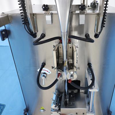 China Touch Screen Automatic Desiccant Filling Machine 10-100 Bags/Min For Small Pouch for sale