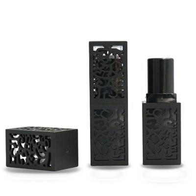 Cina Contenitore di rossetto nero moderno e elegante Empio etichetta privata disponibile in vendita