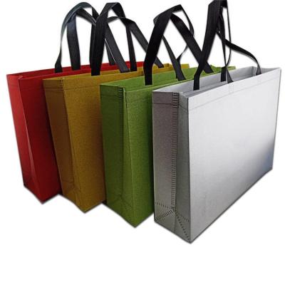 Cina Stile a taglio a stampa Reutilizzabile impermeabile PP tessuto sacchetti di shopping laminati con loghi personalizzati in vendita