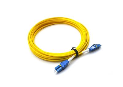 Cina Cavo di toppa di fibra ottica del PVC 3.0mm LC UPC modo del duplex OS2 di LC UPC Uniboot al singolo in vendita